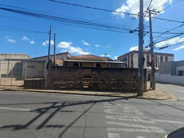 CASA 3 QUARTOS SENDO 1 SUÍTE VILLA OLIMPIA
