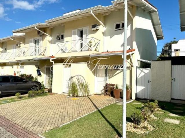 Casa 3 Quartos, sendo 1 Suítes em Peruíbe, Condomínio Bairro Samburá