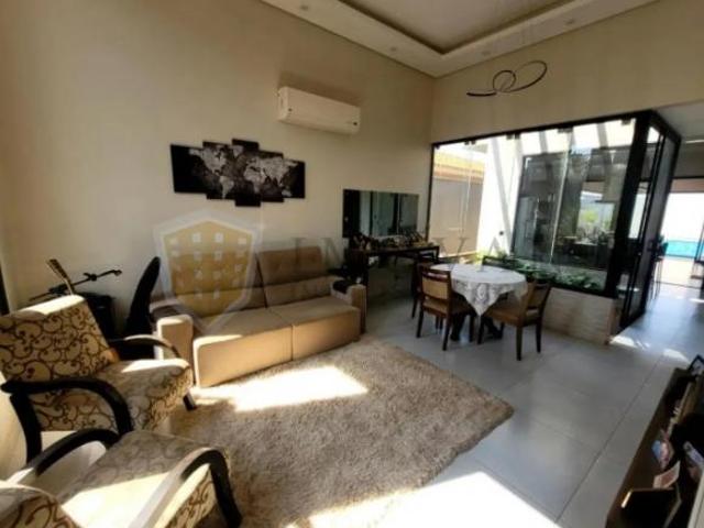 Casa 3 quartos, sendo 3 suítes