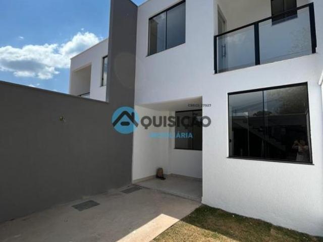 Casa 3 Quartos sendo um Suíte