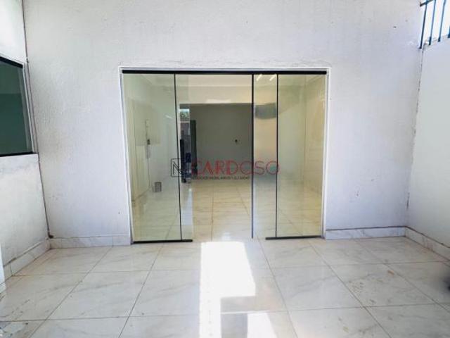 Casa 3 quartos sendo um suíte, aceita financiamento e FGTS, reformada, Samambaia