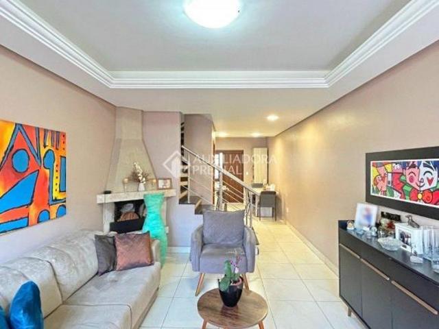 Casa 3 quartos, sendo uma suíte, churrasqueira e uma vaga de garagem