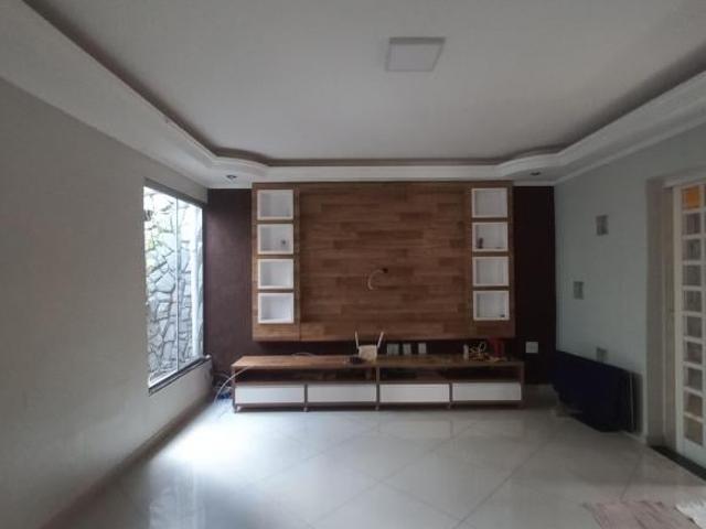Casa 3 quartos setor leste