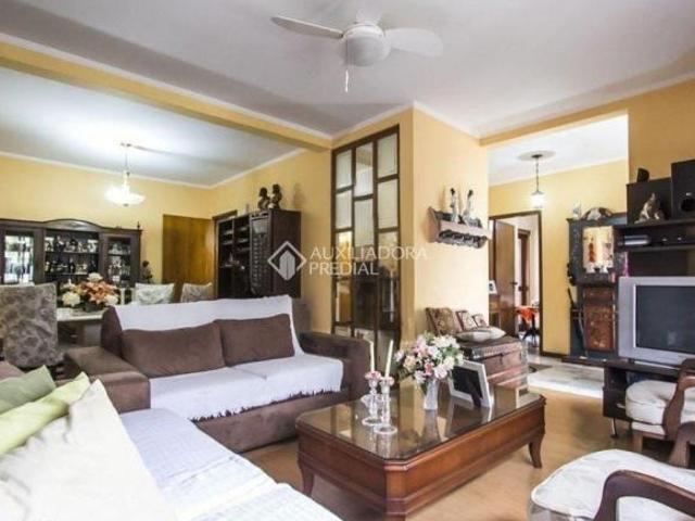 Casa 3 quartos, suíte