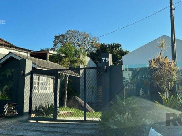 Casa 3 quartos, suíte, 2 vagas, piscina, 240m² – Vila Nova POA/RS