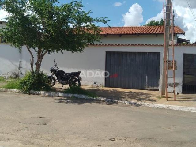 CASA + 3 QUITINETES CALDAS NOVAS GOIAS Casa de Rua com 2 Quarto s por R$ 300000.00 no setor Resi