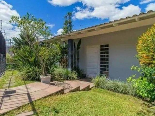 Casa 3d com suíte, bairro três figueira