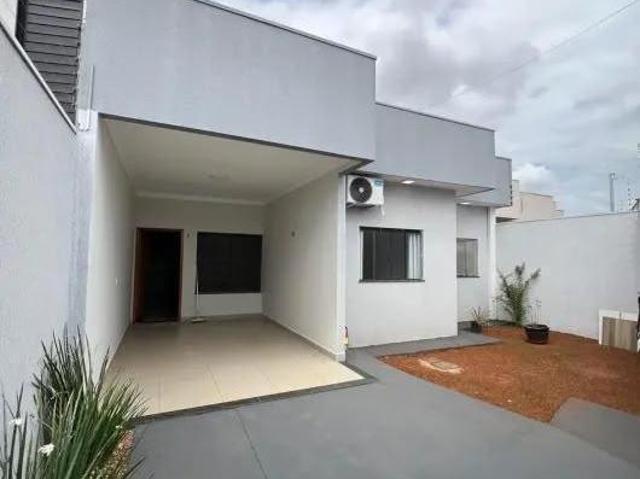 Casa 3Q sendo 1 suite localizada no bairro Portal do Cerrado ao lado da Av João