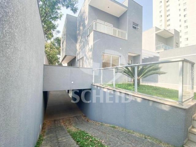 Casa 440m2 4 Suítes sendo 3 com varanda 2 Vagas no Subsolo 6 Banheiros