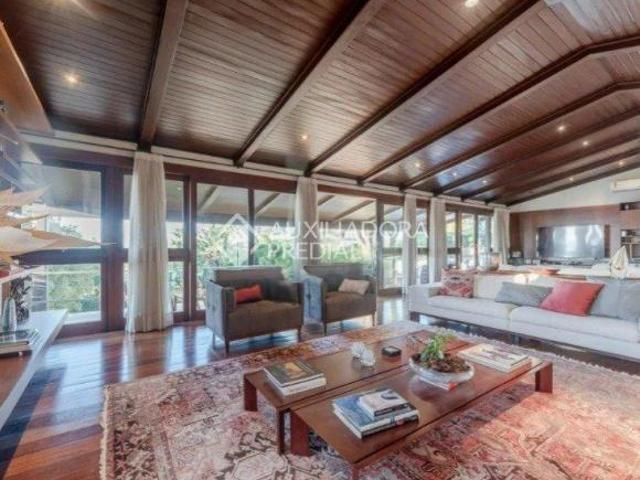 Casa 450m² na Vila Assunção com 4 suítes e 3 vagas