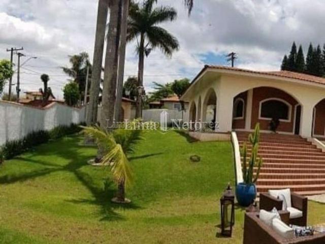Casa 493 m2, 5 Dormitórios, 2 Suítes