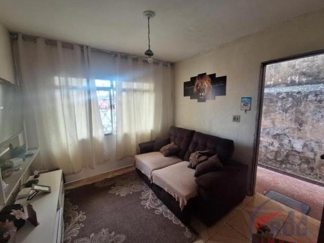 Casa 4 comodos no Parque Santo Antonio