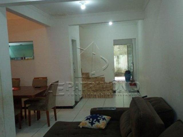 CASA,4 Dormitorio s bairro Flores