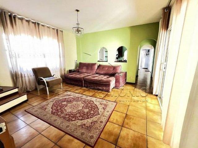 CASA,4 Dormitorio s bairro Hortência