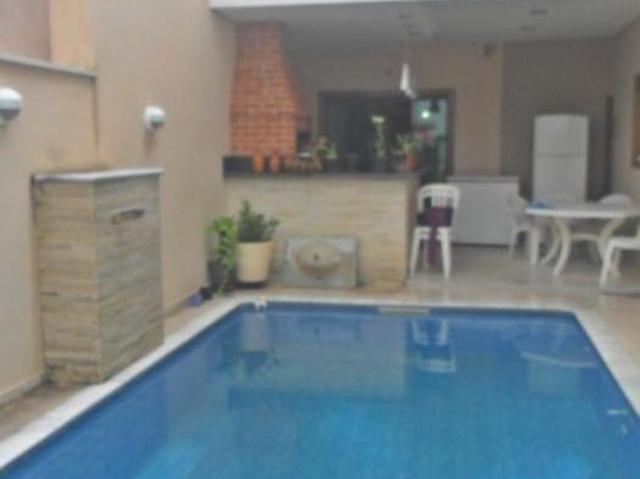 CASA,4 Dormitorio s bairro Leocádia