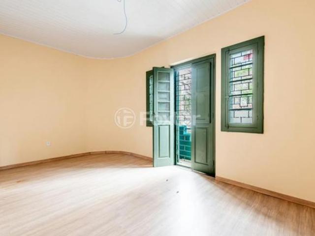 Casa, 4 dormitórios, 123 m², em Menino Deus