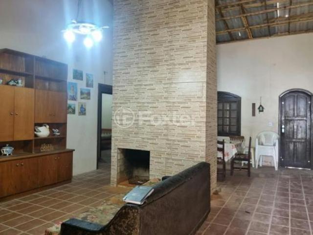 Casa, 4 dormitórios, 148 m², em Centro
