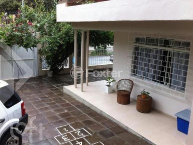 Casa, 4 dormitórios, 152.36 m², em Passo da Areia