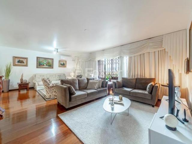 Casa, 4 dormitórios, 152.7 m², em Chácara das Pedras