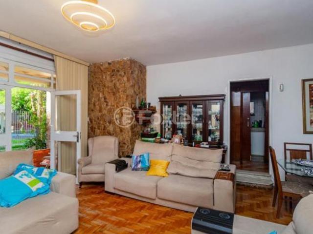 Casa, 4 dormitórios, 160 m², em Santa Tereza