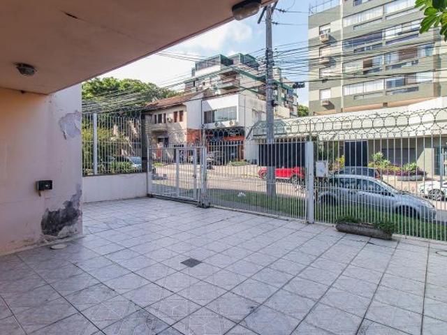 Casa 4 dormitórios 1 vaga 330m² Menino Deus