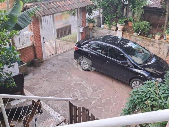 Casa / 4 Dormitórios / 1 Suíte / 3 Vagas / Olaria / Canoas