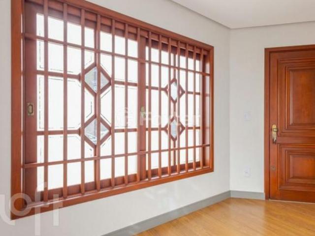 Casa, 4 dormitórios, 205 m², em Igara