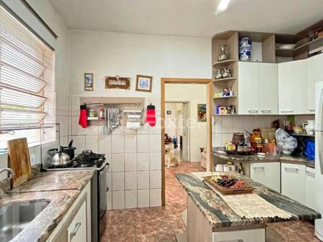 Casa, 4 dormitórios, 200 m², em Cavalhada
