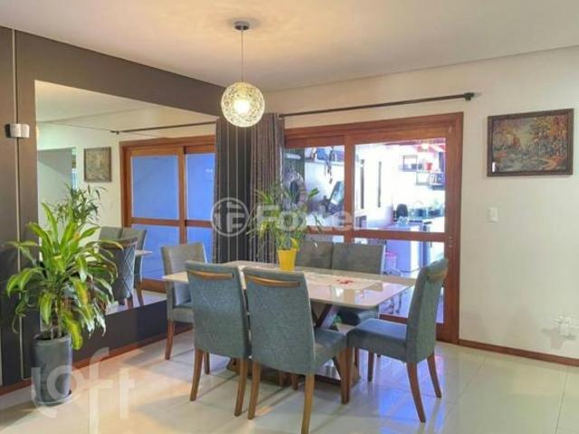 Casa, 4 dormitórios, 200 m², em Cristo Rei