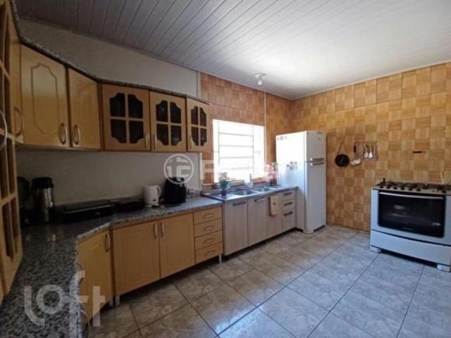 Casa, 4 dormitórios, 200 m², em Feitoria