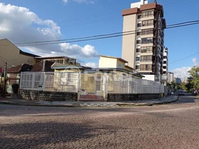 Casa, 4 dormitórios, 200 m², em Passo da Areia