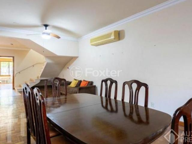 Casa, 4 dormitórios, 214 m², em Rio Branco