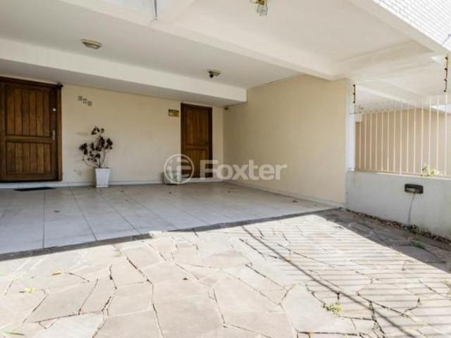 Casa, 4 dormitórios, 225 m², em Chácara das Pedras