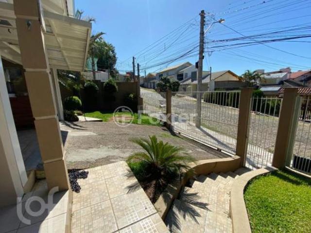 Casa, 4 dormitórios, 225 m², em Feitoria