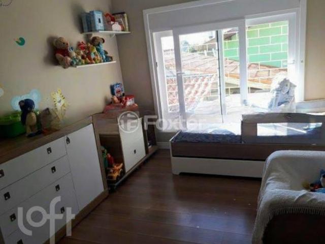 Casa, 4 dormitórios, 225 m², em Tristeza