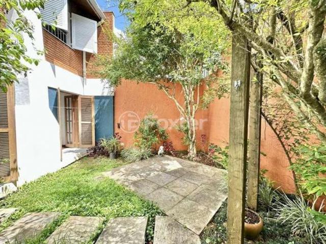 Casa, 4 dormitórios, 228 m², em Jardim Jussara