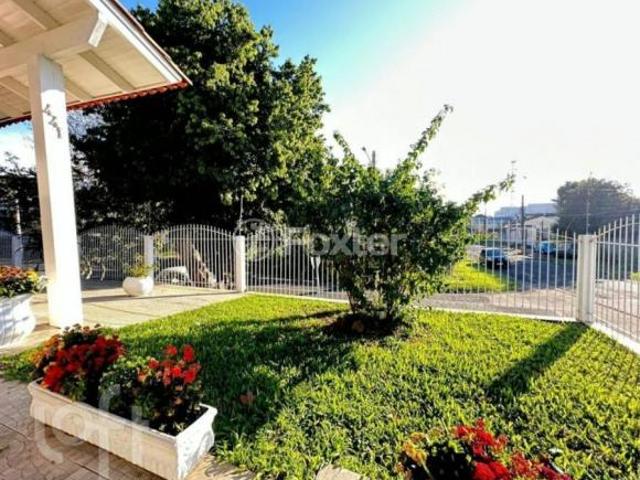 Casa, 4 dormitórios, 222.37 m², em Igara