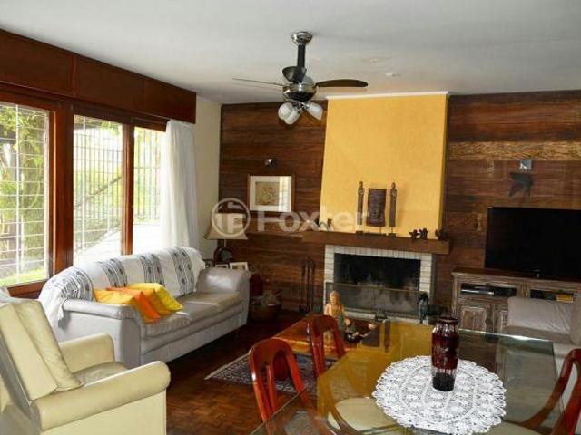 Casa, 4 dormitórios, 223 m², em Chácara das Pedras