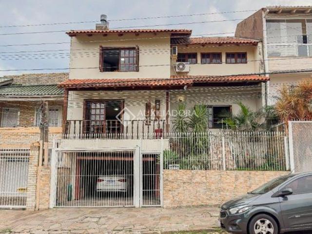 Casa 4 dormitórios