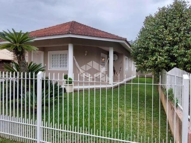 Casa 4 dormitórios, 238m² privativos, 2 vagas, no Jardim Bela Vista