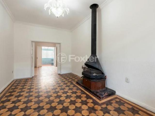 Casa, 4 dormitórios, 230 m², em Petrópolis