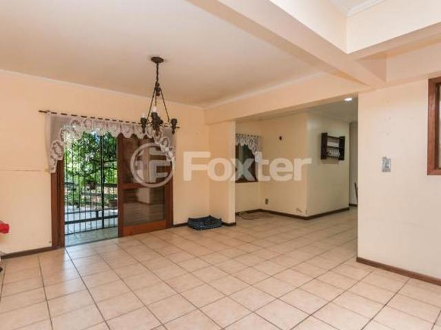 Casa, 4 dormitórios, 230 m², em Teresópolis
