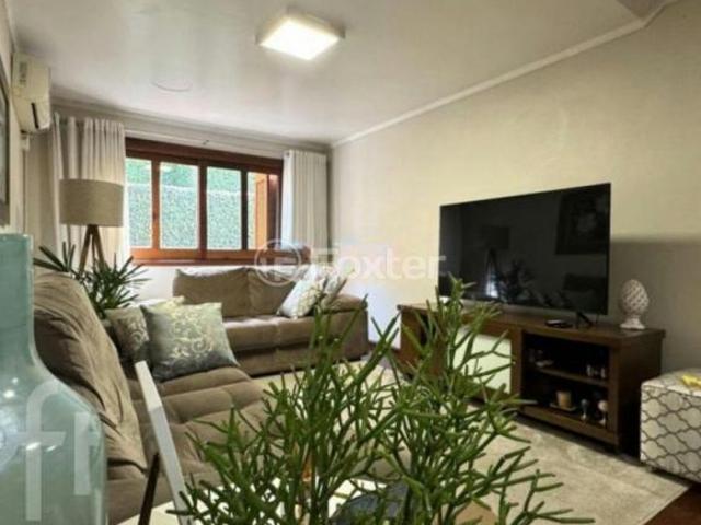 Casa, 4 dormitórios, 245.05 m², em Guarani