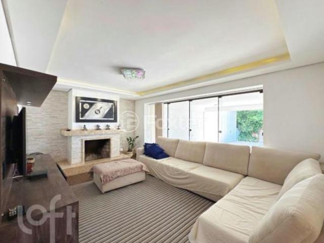 Casa, 4 dormitórios, 240 m², em Guarujá