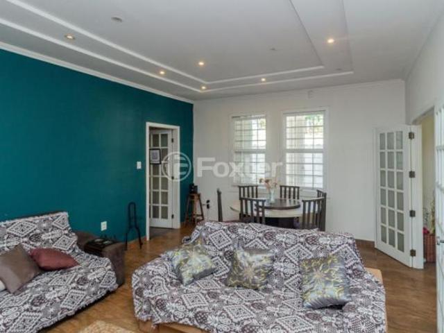 Casa, 4 dormitórios, 240 m², em Santa Tereza