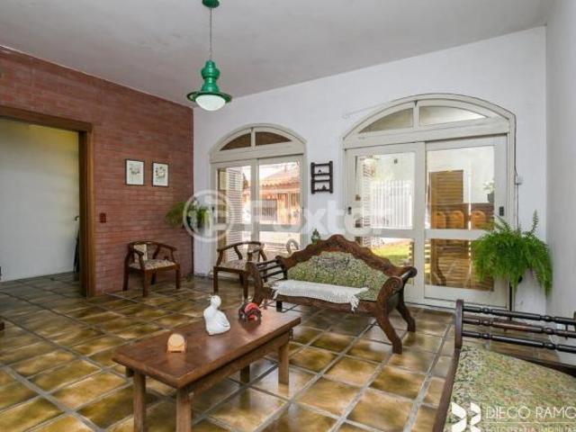 Casa, 4 dormitórios, 242.16 m², em Tristeza