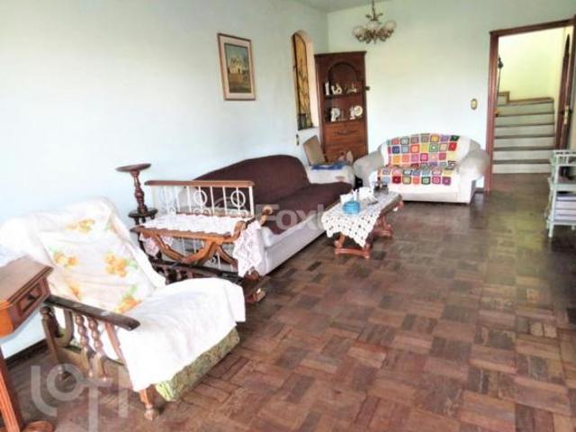 Casa, 4 dormitórios, 264 m², em Medianeira