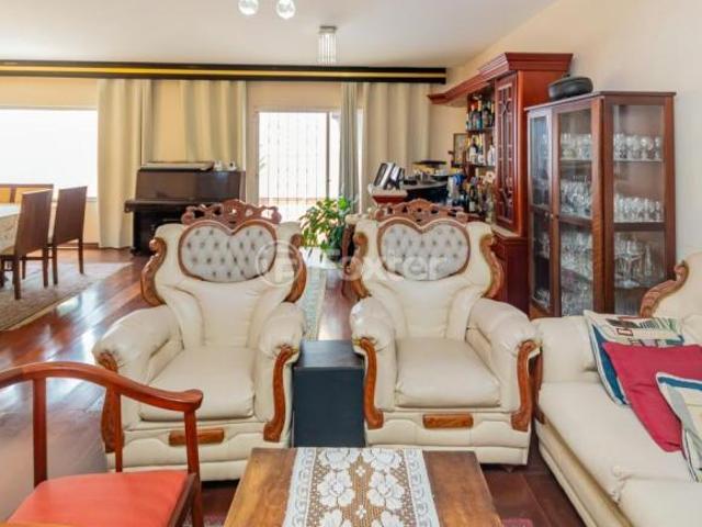Casa, 4 dormitórios, 269 m², em Chácara Monte Alegre