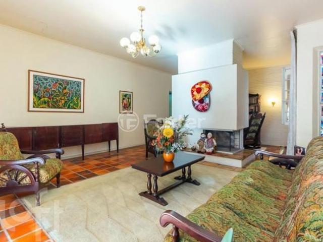 Casa, 4 dormitórios, 261 m², em São João