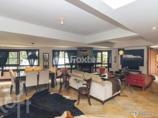 Casa, 4 dormitórios, 277.96 m², em Tristeza